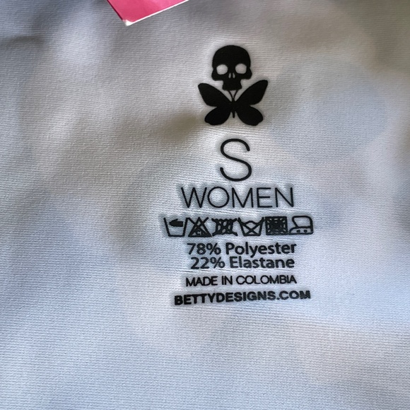 Betty Designs | Other | Betty Designs Short Sleeve Cycle Skinsuit ...